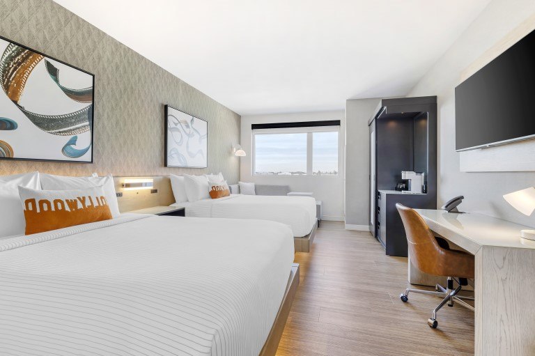 Rooms & Suites Near Burbank Airport | Cambria Hotel Burbank