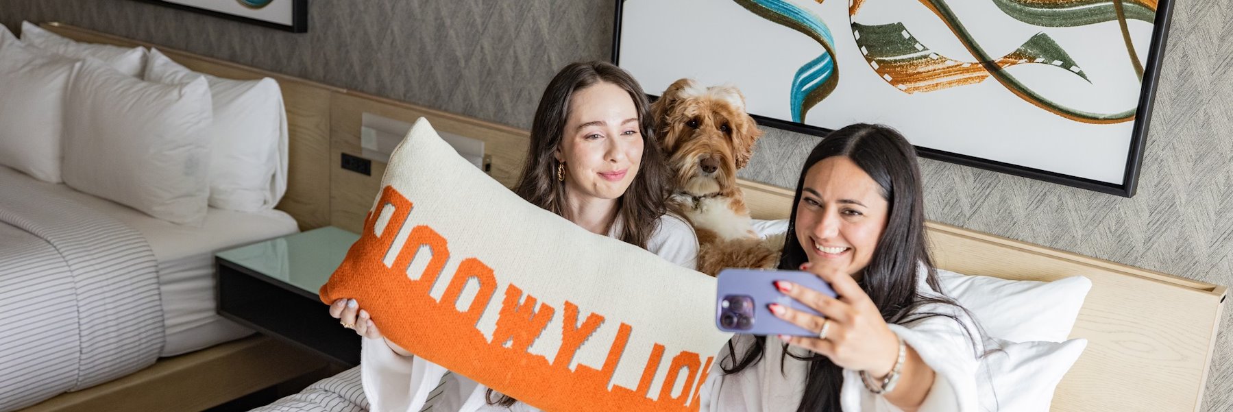 Rooms & Suites Near Burbank Airport | Cambria Hotel Burbank