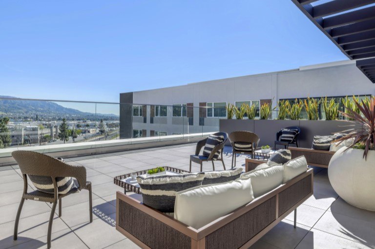 Cambria Hotel Burbank Airport | Upscale Guest Amenities